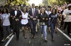 Martin Luther King rally draws thousands to Washington - BBC News