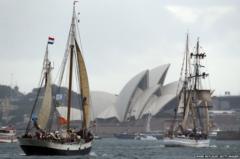 Day in pictures: 3 October 2013 - BBC News