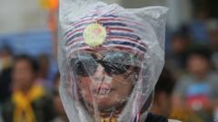 Day in pictures: 8 November 2013 - BBC News