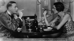 Will changing cigarette packets reduce smoking? - BBC News