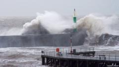 In Pictures: Wales storms and aftermath - BBC News