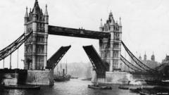 Tower Bridge: Landmark marks 120 years by recalling past - BBC News