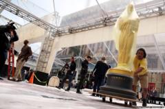 Day in pictures: 28 February 2014 - BBC News