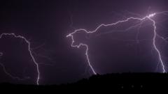 Your electric lightning pictures - BBC Weather