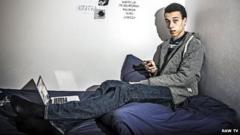 Fly on the Facebook wall: A social media documentary - BBC News