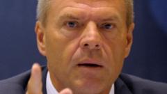 Dark net experts trade theories on 'de-cloaking' after raids - BBC News