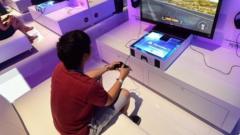 Alleged 'swatter' prankster arrested in US - BBC News