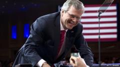 Clinton cash questions over Russian deal - BBC News