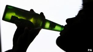 Estudio encuentra que el alcohol caro salva vidas - BBC News Mundo