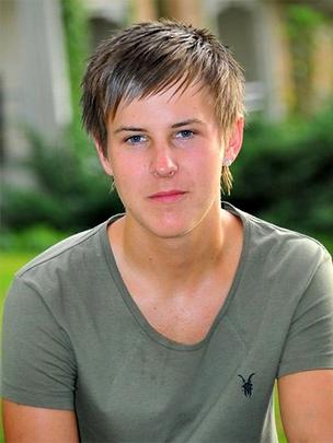 Billy's Wish: Hertfordshire schools knife campaign launched - BBC News