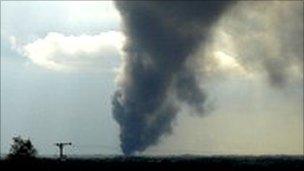 Fire-hit Lincolnshire plastics factory reopens - BBC News