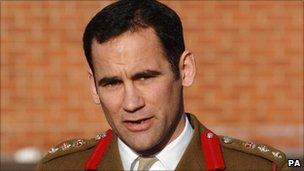 Officer accused of lying to inquiry into Baha Mousa death - BBC News