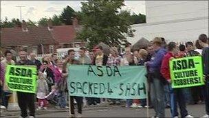 Asda writes to victims' brother - BBC News