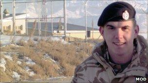 Sapper Mark Smith death: Coroner calls for inquiry - BBC News