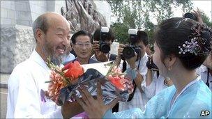 South Korean pastor jailed over North Korea visit - BBC News