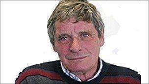 Pembrokeshire councillor's 'Old Grumpy' blog inquiry - BBC News