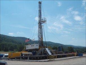 Natural gas from shale rock promises energy revolution - BBC News