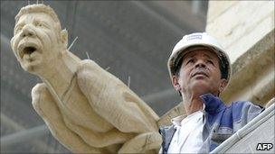 'Muslim' gargoyle adorns French cathedral - BBC News