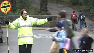 Most lollipop crossings across Gwynedd may be cut - BBC News