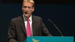 Tavish Scott in defence spending warning - BBC News