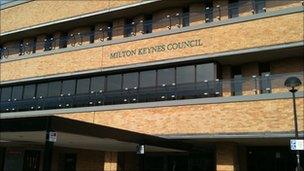Hundreds of jobs to go at Milton Keynes Council - BBC News