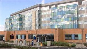 Peterborough's A&E unit moves to new £335m hospital - BBC News