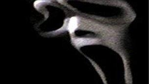 Bedford robbers in 'Scream' masks in trick-or-treat attack - BBC News