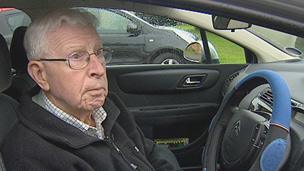 92-year-old Archie Scott passes advanced driving test - BBC News