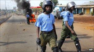Guinea police clash with protesters after elections - BBC News