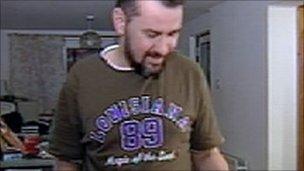 Musician Andrew Gunn admits attacking former friends - BBC News