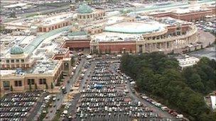 Trafford Centre in Greater Manchester sold by Peel - BBC News