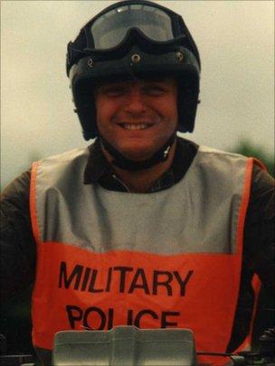 Soldier turned teacher talks life lessons - BBC News