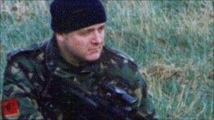 Soldier turned teacher talks life lessons - BBC News