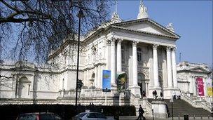 Tate Britain set for £45m revamp - BBC News