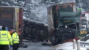 Man killed in three-lorry crash on A9 north of Dunkeld - BBC News