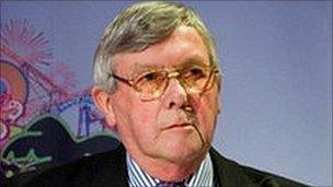 Blackpool Council asks for better deal in spending cuts - BBC News