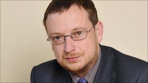 Parental leave: Your stories - BBC News