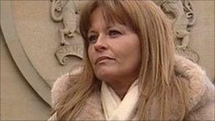 Gail Sheridan makes 'anti-Catholic' police complaint - BBC News