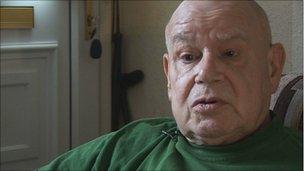 Robbers jailed for 'despicable' attack on Grimsby man - BBC News