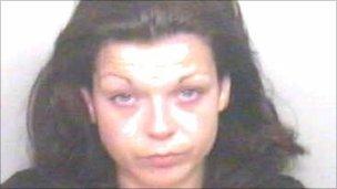 Essex teenager jailed for 18 years for stab murder - BBC News