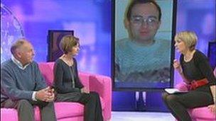 Parents' hopes still alive for missing Piers Hopson - BBC News