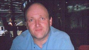 Two men killed in road accidents in Scotland - BBC News