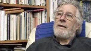 Hundreds attend Jersey artist's funeral - BBC News