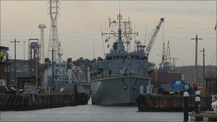 Royal Navy's HMS Quorn to get freedom of Ipswich - BBC News