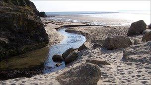 Par Beach development options debated - BBC News