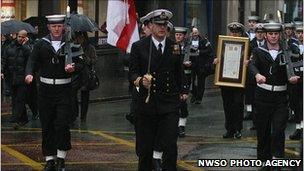 HMS Manchester's crew in final march through city - BBC News