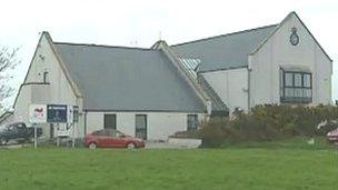 Holyhead coastguard station vital, says Ieuan Wyn Jones - BBC News