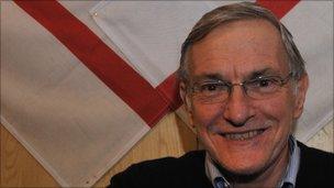 Rescued Libya worker tells of robbery at knifepoint - BBC News