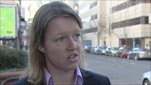 QUB team in breast cancer breakthrough - BBC News