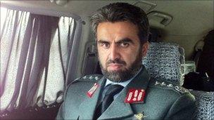 Afghanistan: Suicide blast kills top police commander - BBC News